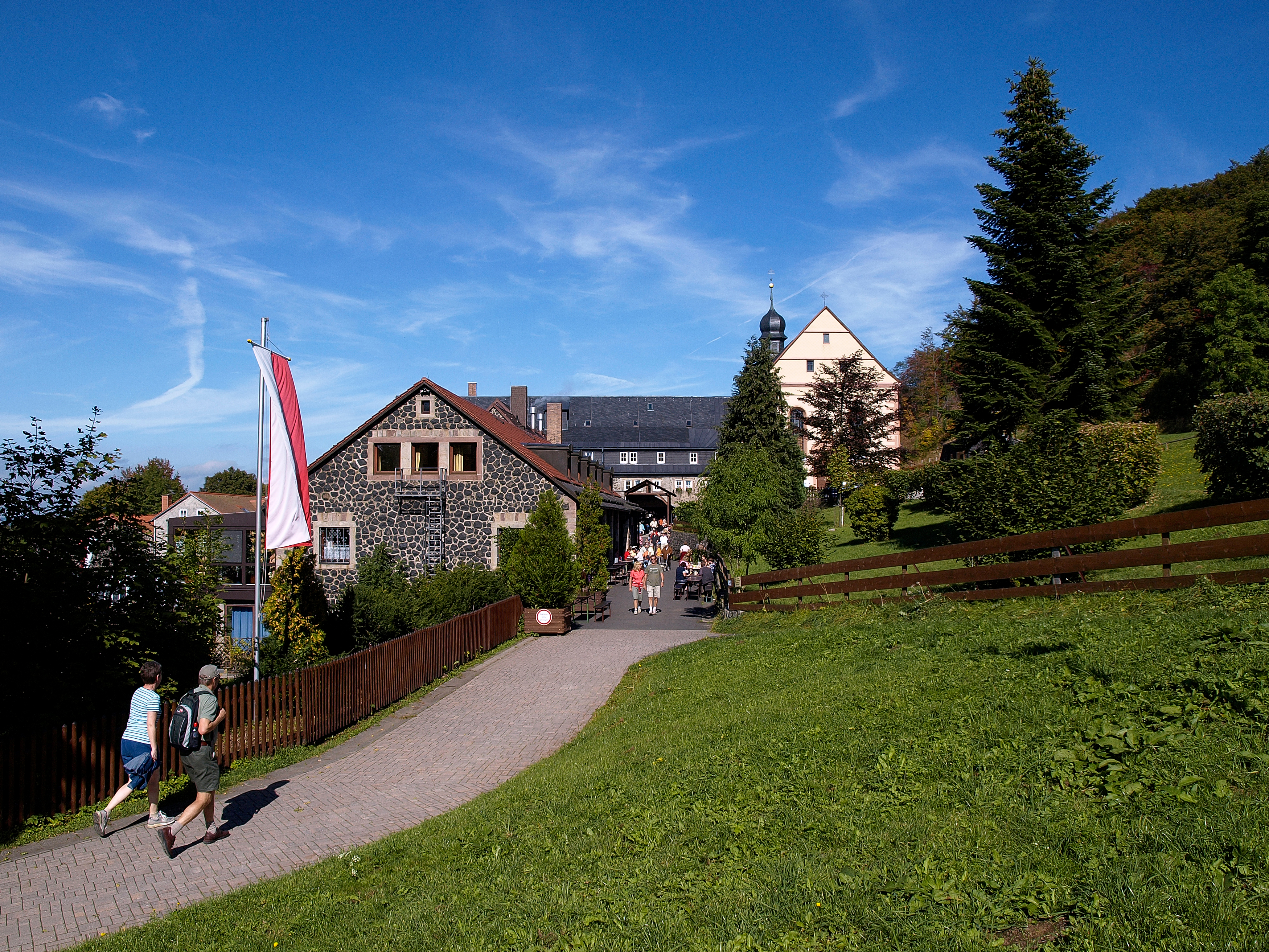 Kloster Kreuzberg - Klostergaststätte - rhönführer.de